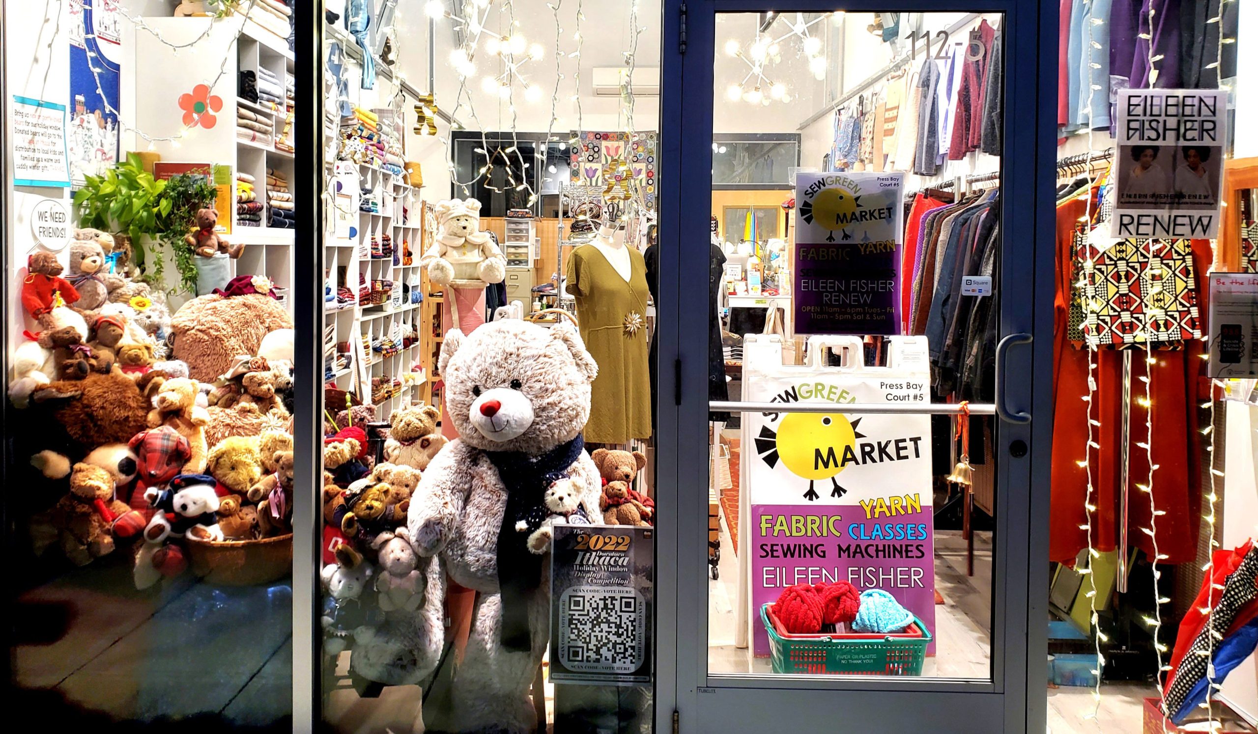 Holiday Window Display Competition opens voting – Tompkins Weekly